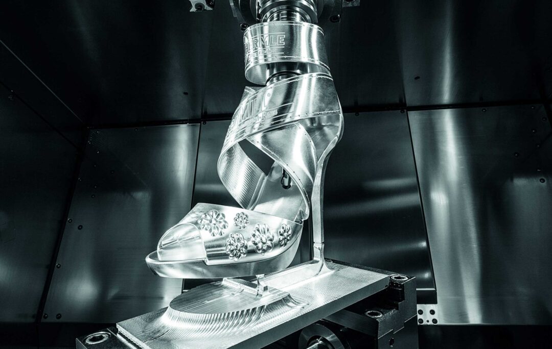 Historien bak den berømte Hermle «high-heel» skoen! - Bergsli ...